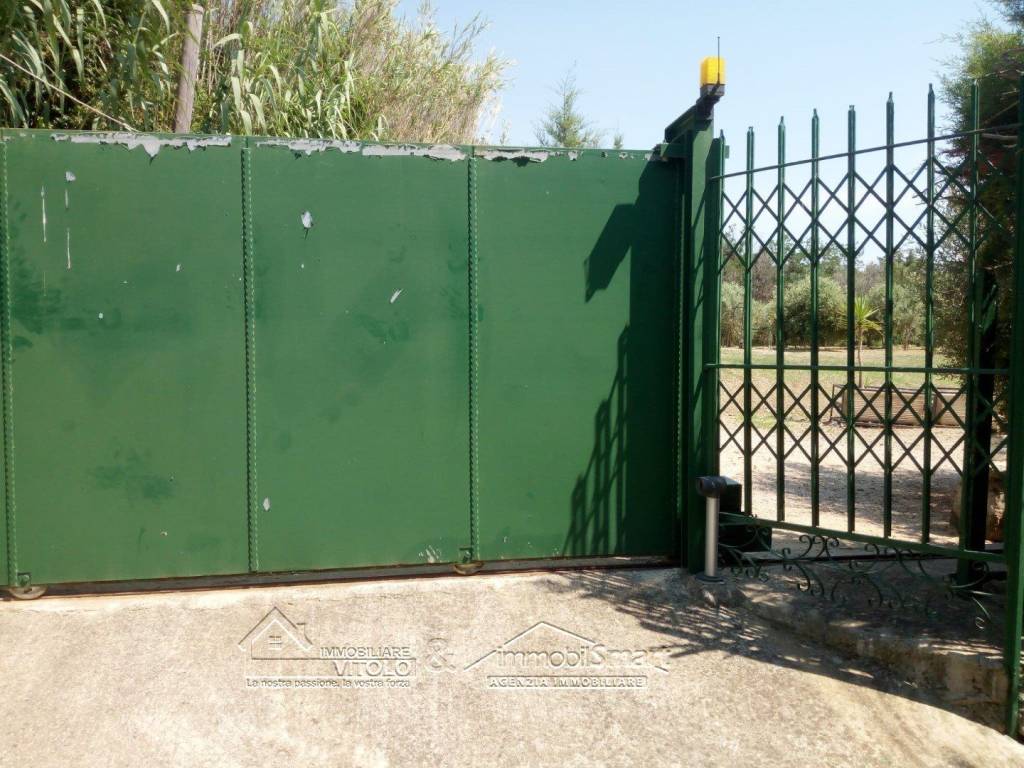 Villa in vendita a Mondragone via Appia Antica