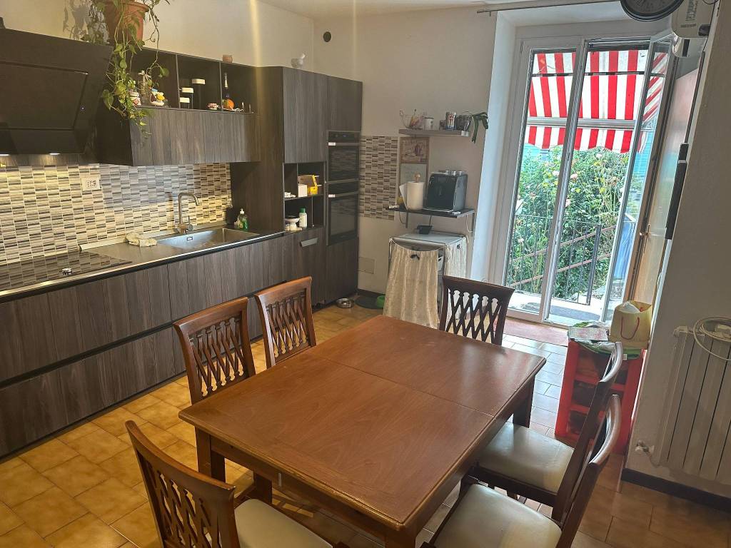 Casa Indipendente in vendita a Como via Filippo Turati, 43