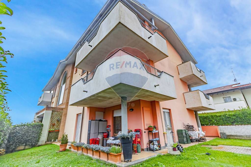 Appartamento in vendita a Bernareggio via Romagna, 1