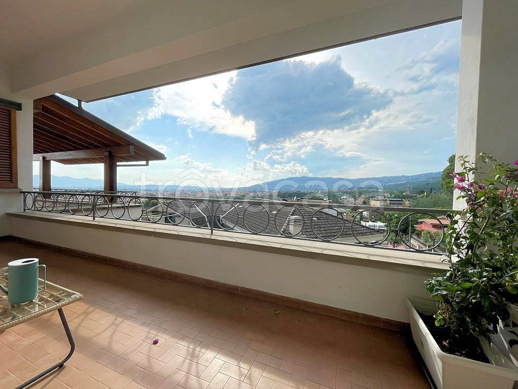 Villa in vendita a Montecatini-Terme