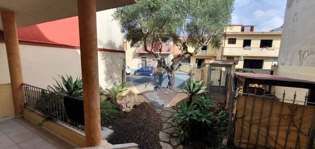 Appartamento in vendita ad Assemini via Carmine, 184