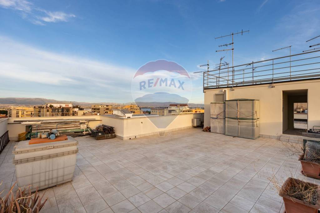 Appartamento in vendita a Cagliari via Arcangelo Corelli, 30