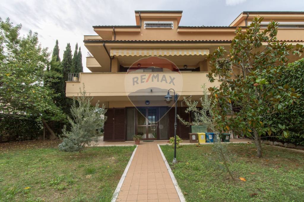 Villa a Schiera in vendita a Montesilvano via passo rolle, 7