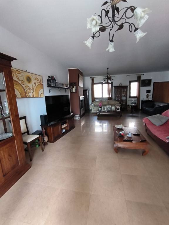 Villa Bifamiliare in vendita ad Arnesano viale Aldo Moro, 1
