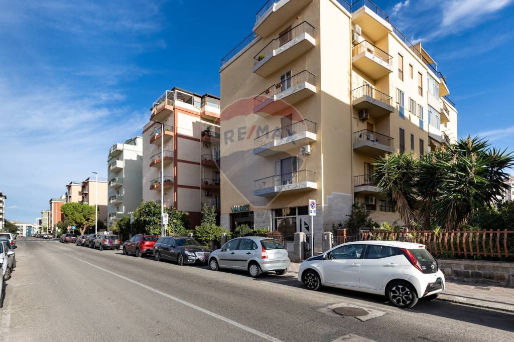 Appartamento in vendita a Cagliari via Corsica, 5
