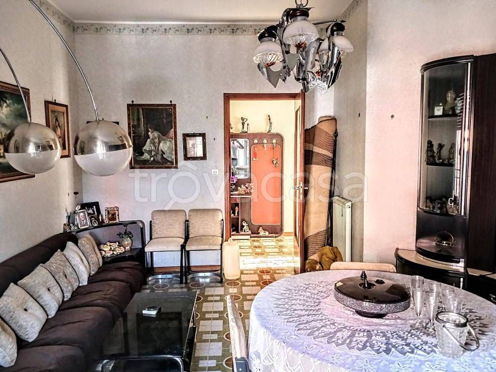 Intero Stabile in in vendita da privato a Mascalucia piazza Dante Alighieri, 17