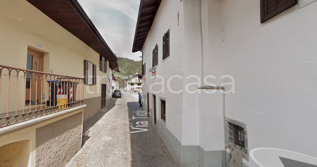 Appartamento all'asta a Castello-Molina di Fiemme via Tigli