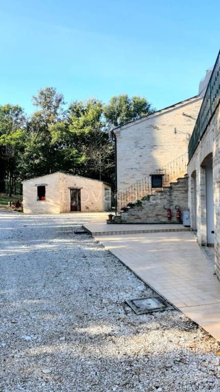 Villa Bifamiliare in in vendita da privato a Fermo contrada Monte Rosato, 5
