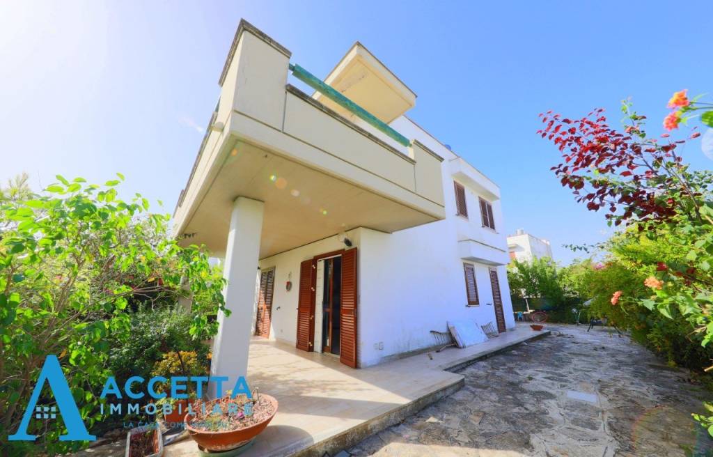 Villa in vendita a Leporano via Basento