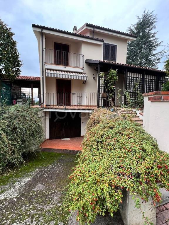 Villa in vendita ad Agliano Terme regione San Rocco