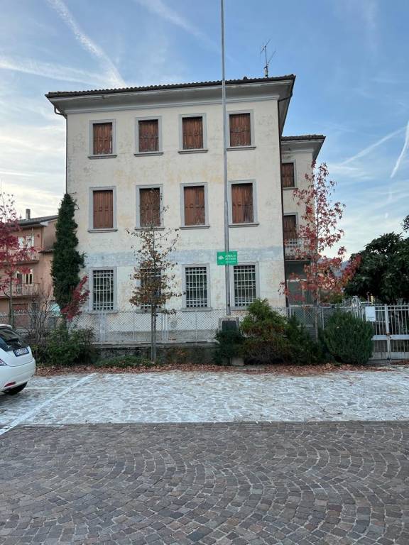 Intero Stabile in vendita ad Alano di Piave via Dante Alighieri, 8/a