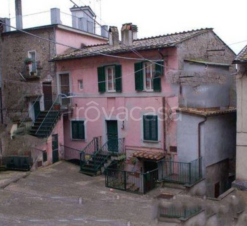 Appartamento all'asta a Caprarola piazza Monsignore Giuseppe Sebastiani, 20