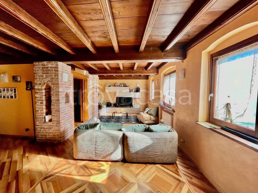 Casale in vendita a Bene Vagienna frazione Buretto