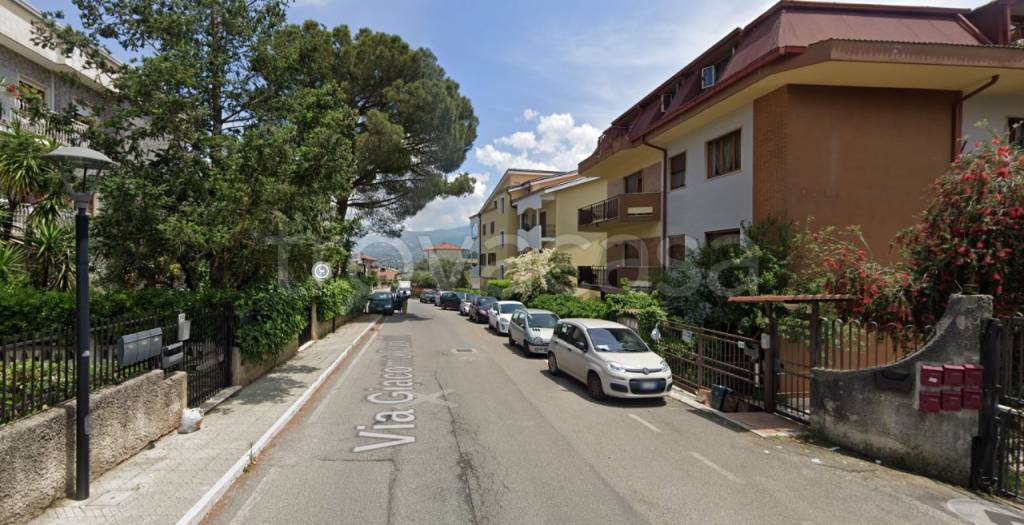 Appartamento all'asta a Castrolibero via Giacomo Puccini