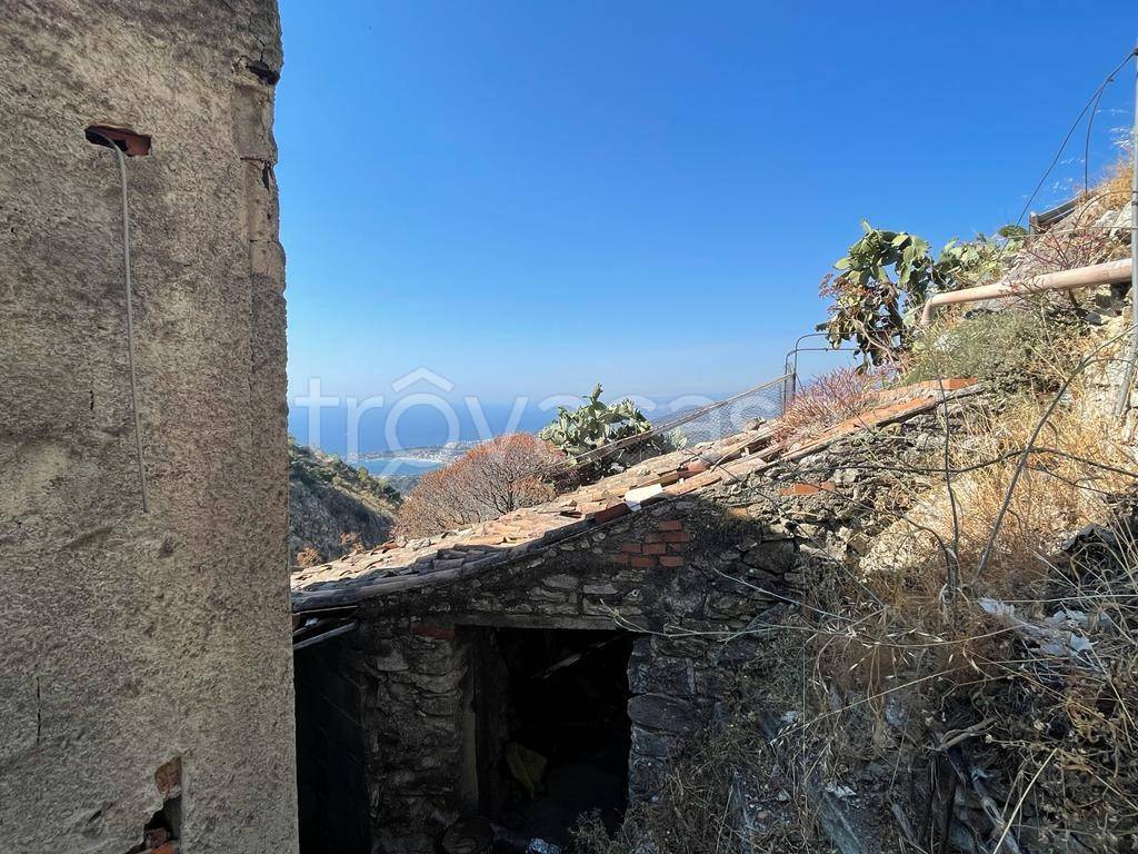 Villa in vendita a Castelmola via Annunziata