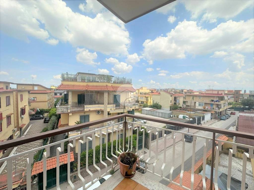 Appartamento in vendita ad Arzano via Galileo Galilei