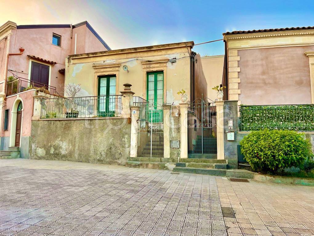Villa in in vendita da privato ad Aci Castello via Dietro Le Mura, 6