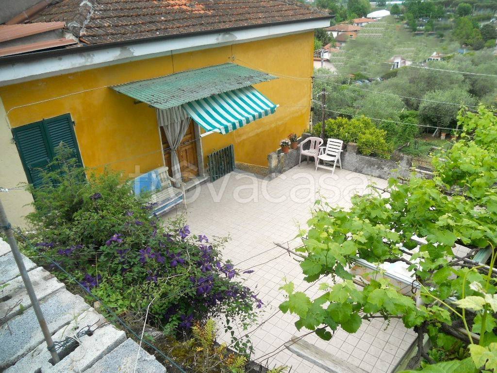 Villa in vendita ad Ameglia via Pisanello