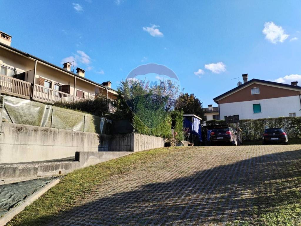 Villa a Schiera in vendita a Feltre via Rienza
