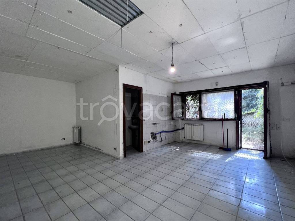 Appartamento in vendita a Roma via Cortina d'Ampezzo, 199