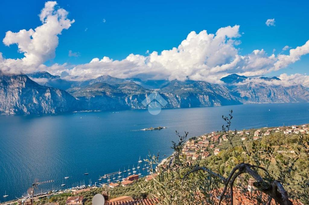 Appartamento in vendita a Brenzone sul Garda via del Sole, 11