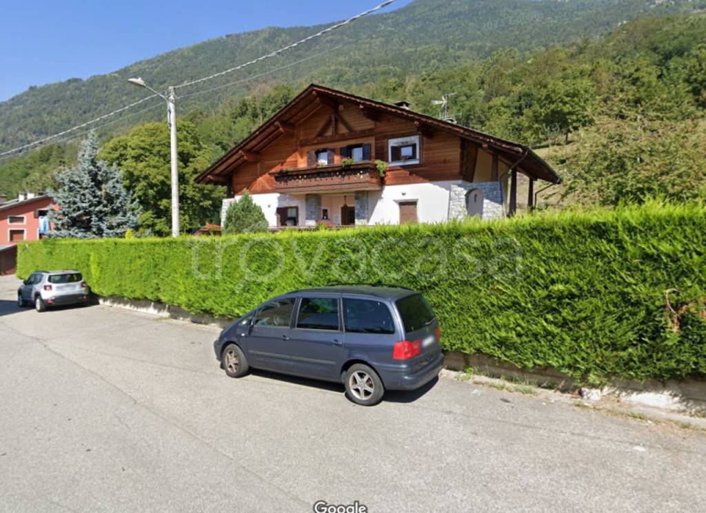 Appartamento all'asta a Castione Andevenno via gatti