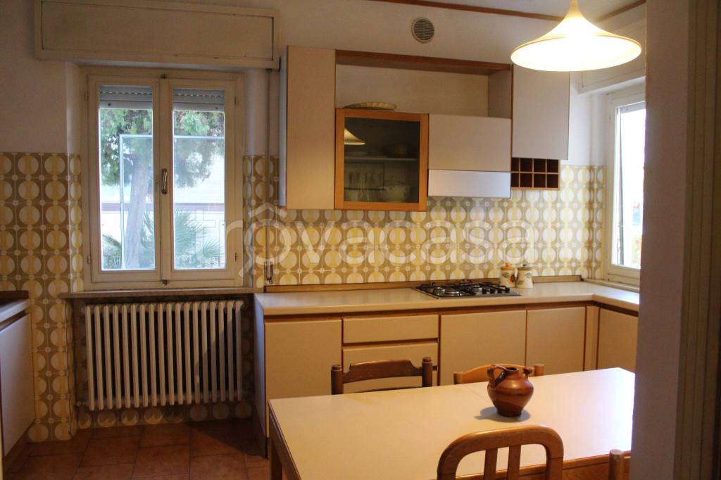 Casa Indipendente in in vendita da privato a Fermo via Umberto Giordano, 6