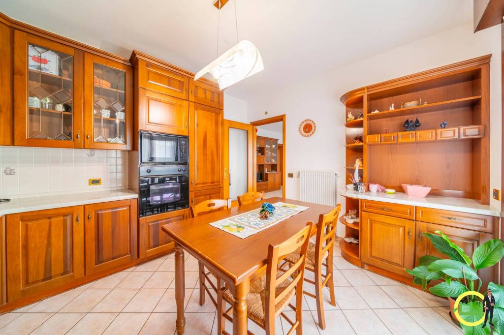 Appartamento in vendita a Buja piazza del Mercato, 30