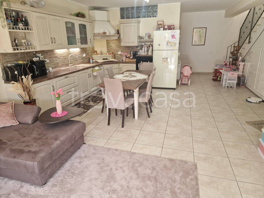 Appartamento in in vendita da privato ad Aci Bonaccorsi via Battiati, 3