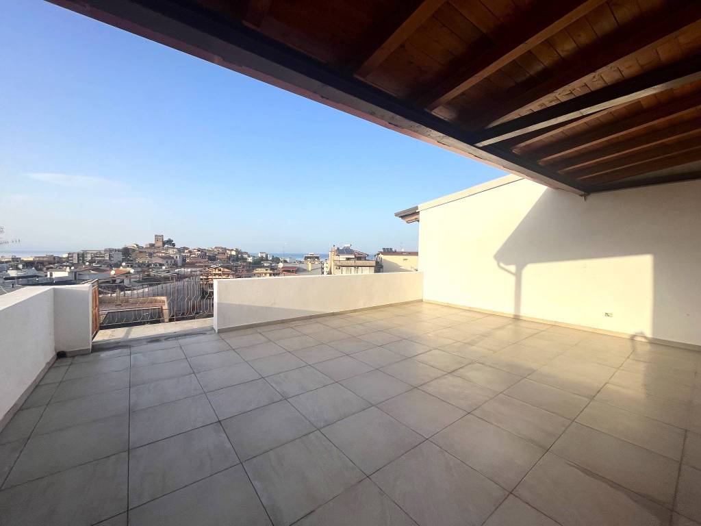 Appartamento in vendita a Brolo vico Trento, 25