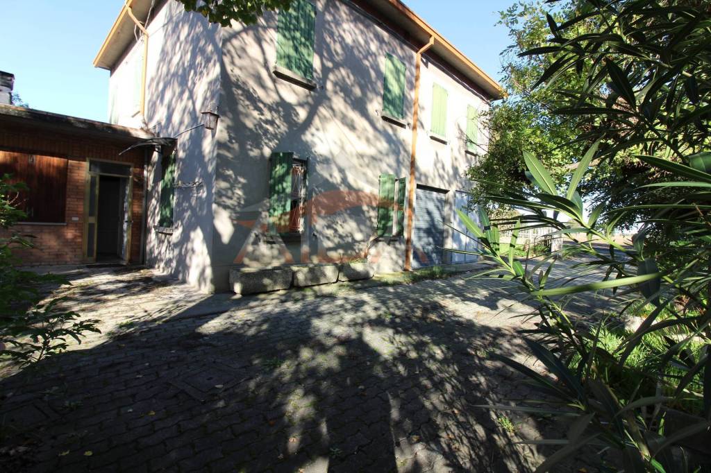 Villa in vendita ad Argenta via Amendola, 60