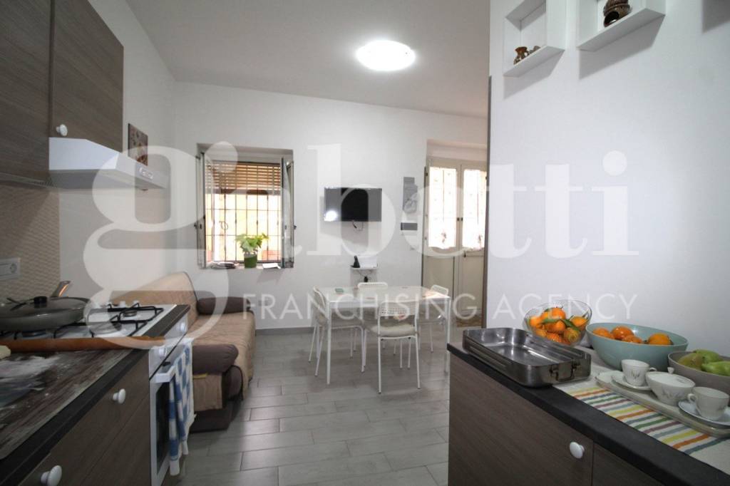 Appartamento in vendita ad Arzano via Colombo