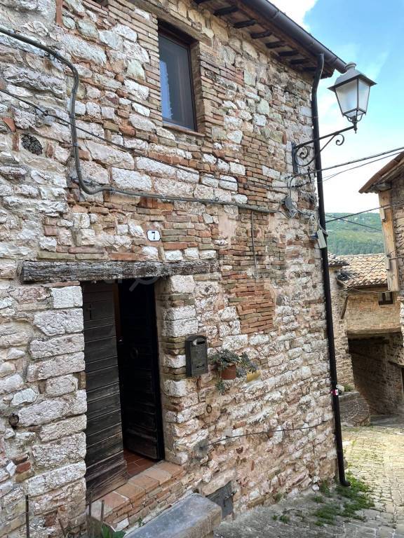 Casa Indipendente in in vendita da privato a Caldarola località Pievefavera, 7