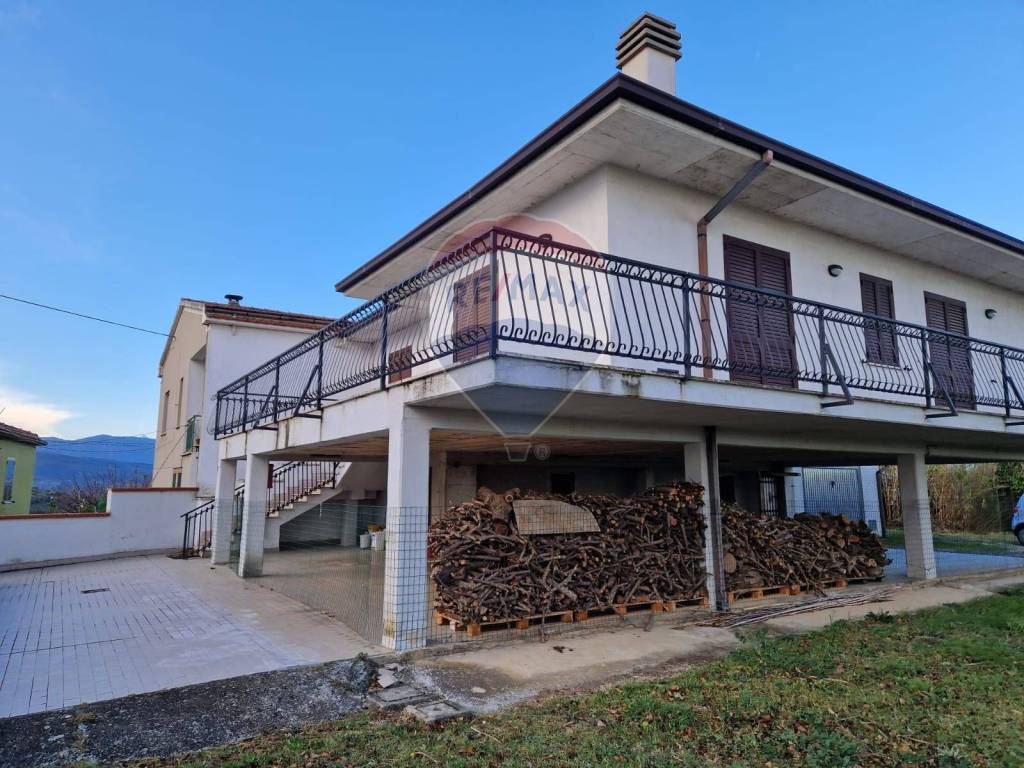 Casa Indipendente in vendita a Bucchianico c.Da Colle s. Antonio, 23