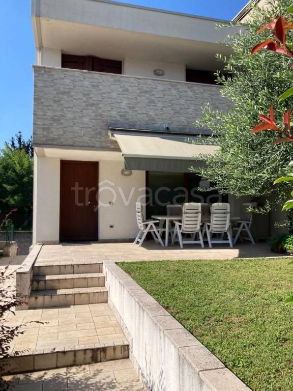 Villa a Schiera in in vendita da privato a Codroipo via degli Ontani, 8