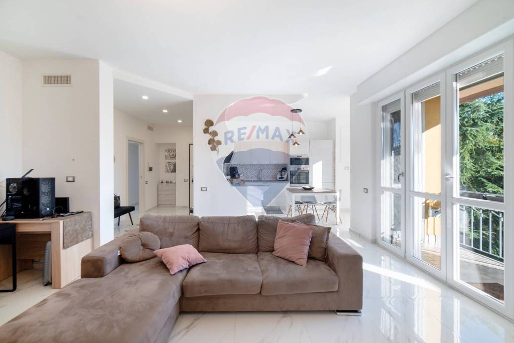 Appartamento in vendita ad Agrate Brianza via Alcide De Gasperi, 10