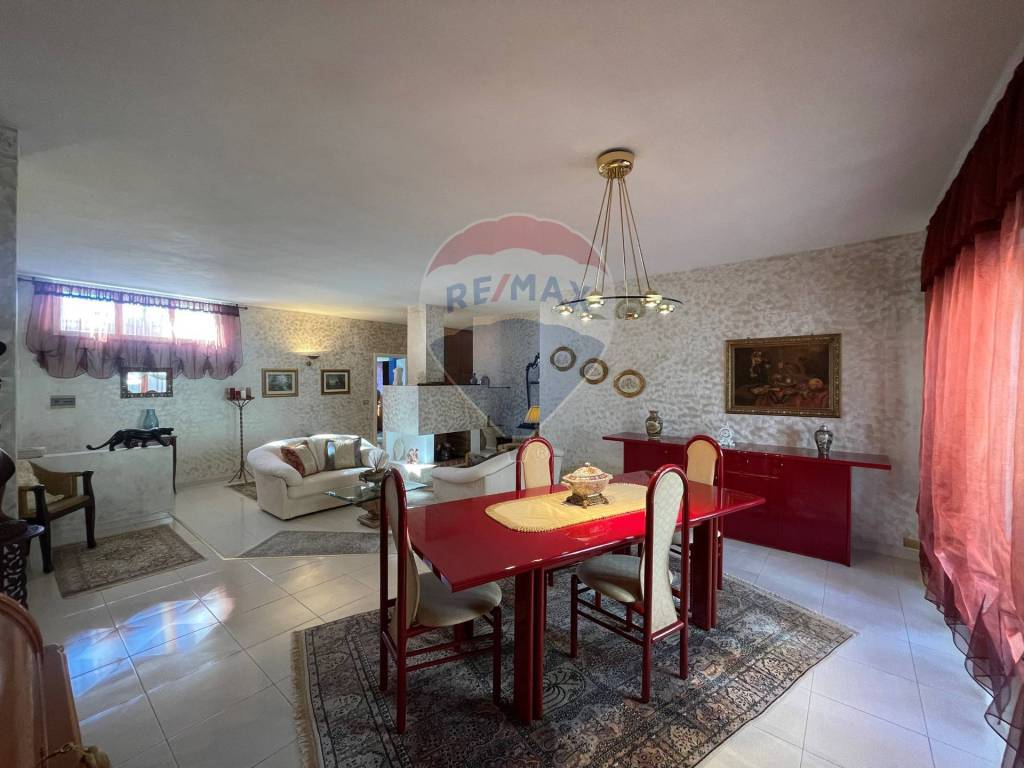 Appartamento in vendita ad Acquaviva delle Fonti via Saverio Nardulli, 25