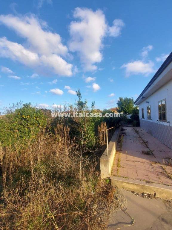 Villa in vendita a Crotone via argentina