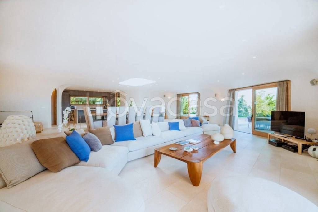 Villa in vendita ad Arzachena via Brigantino