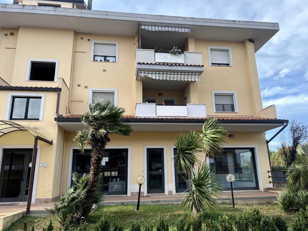 Appartamento in vendita a Cepagatti via Attilio Forlani, 70F