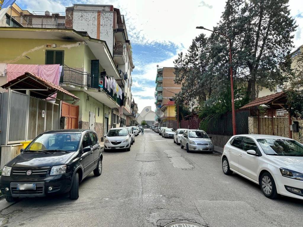 Appartamento in vendita ad Arzano iv traversa galileo galilei, 38