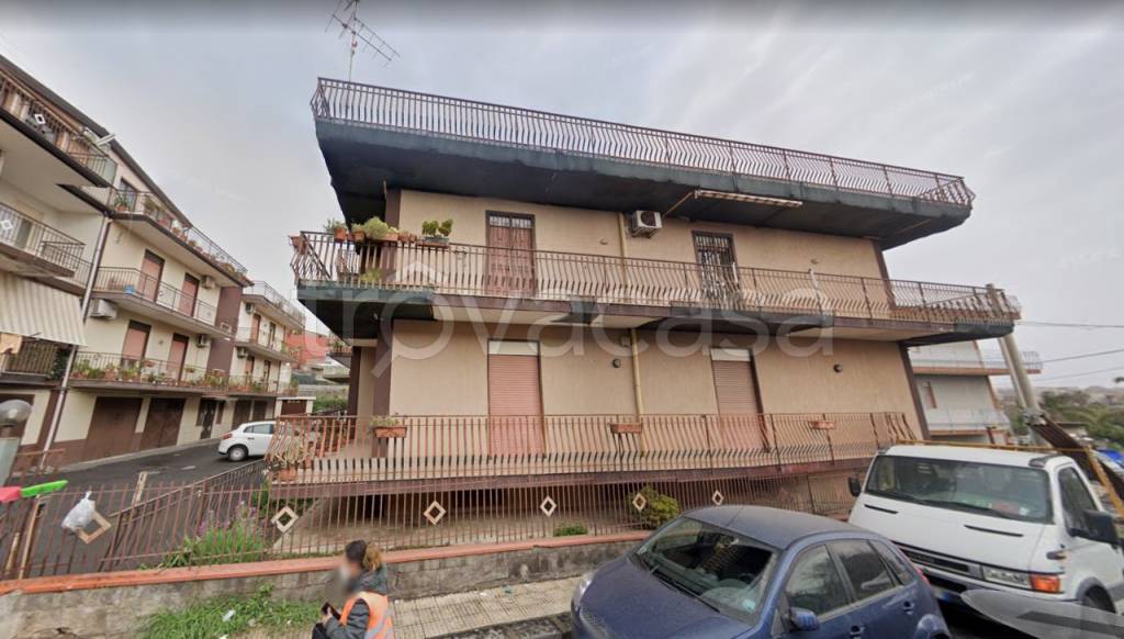 Appartamento all'asta ad Aci Catena via Macello