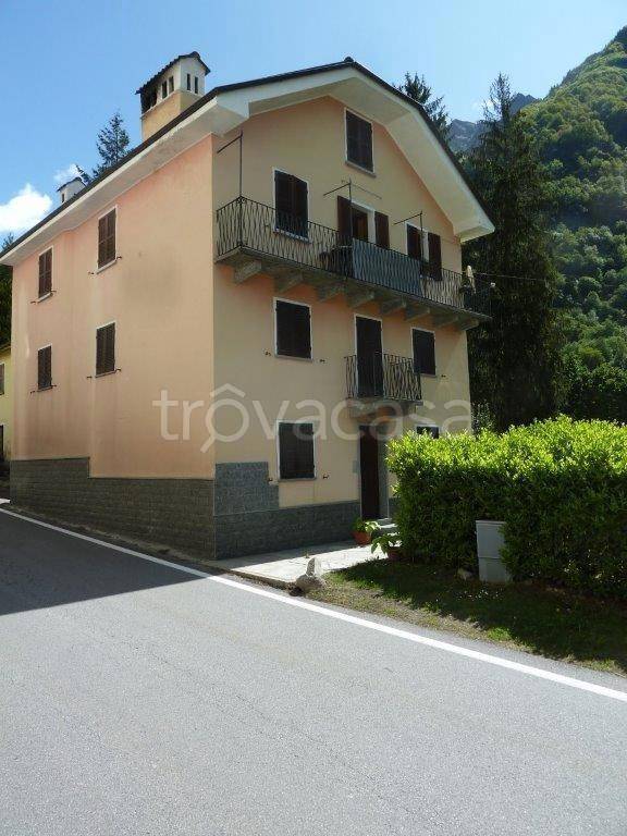 Casa Indipendente in vendita a Crodo via Provinciale valle Antigorio, -