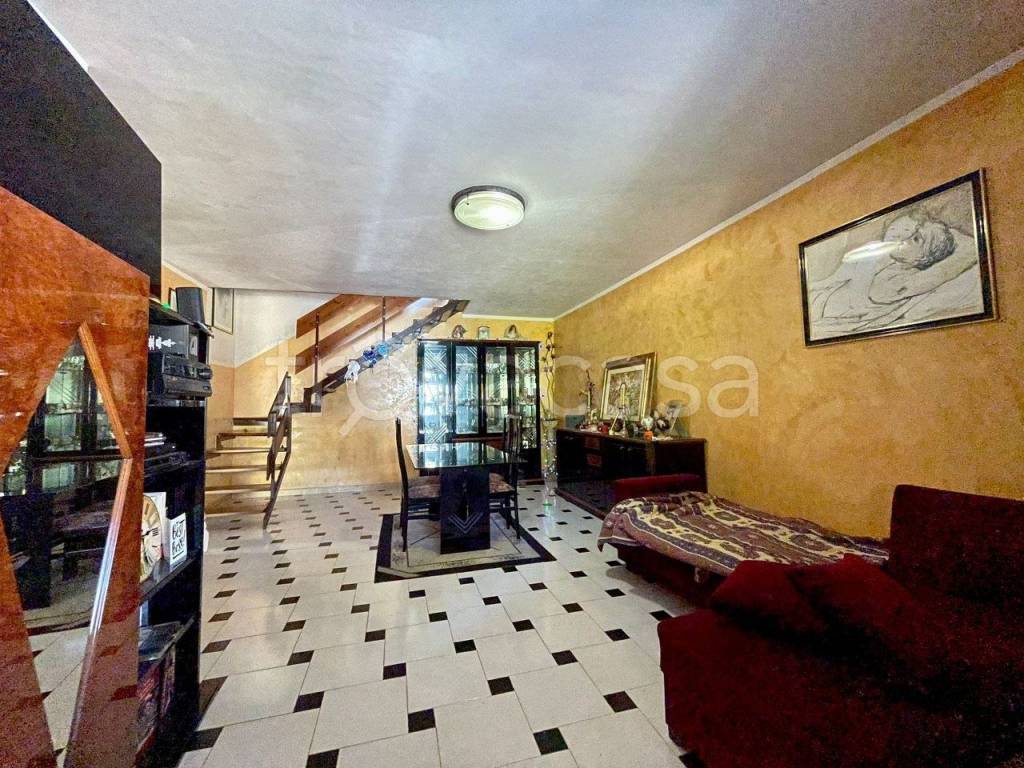 Villa a Schiera in vendita ad Agosta via Martiri di Nassirya, 20