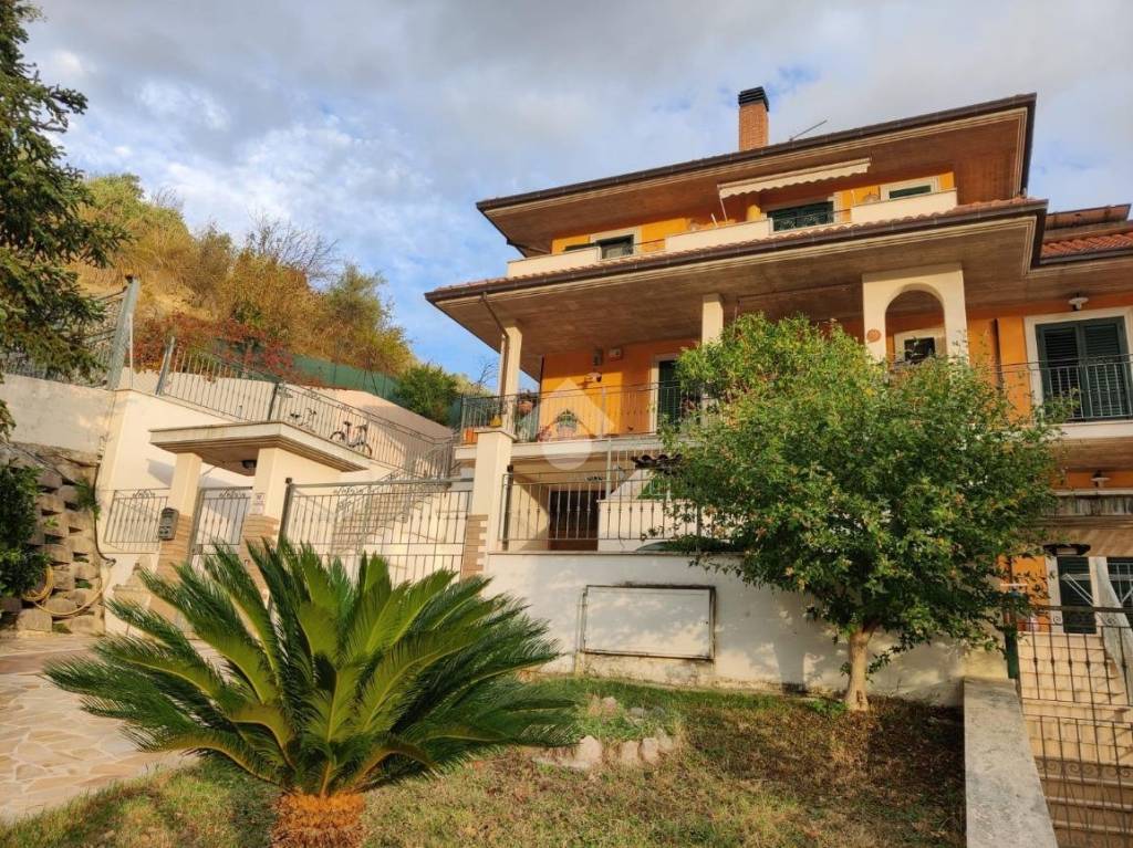 Villa Bifamiliare in vendita ad Ascoli Piceno via delle Genziane, 90