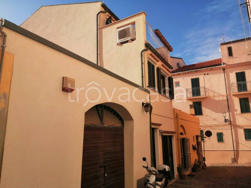 Casa Indipendente in vendita ad Alghero