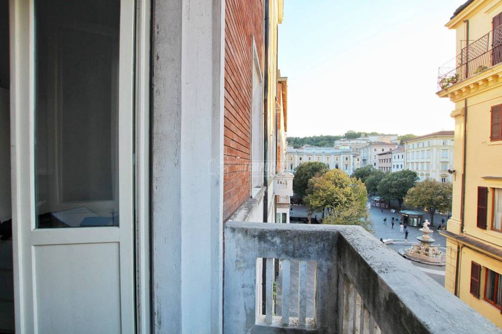 Appartamento in vendita ad Ancona via Giosuè Carducci