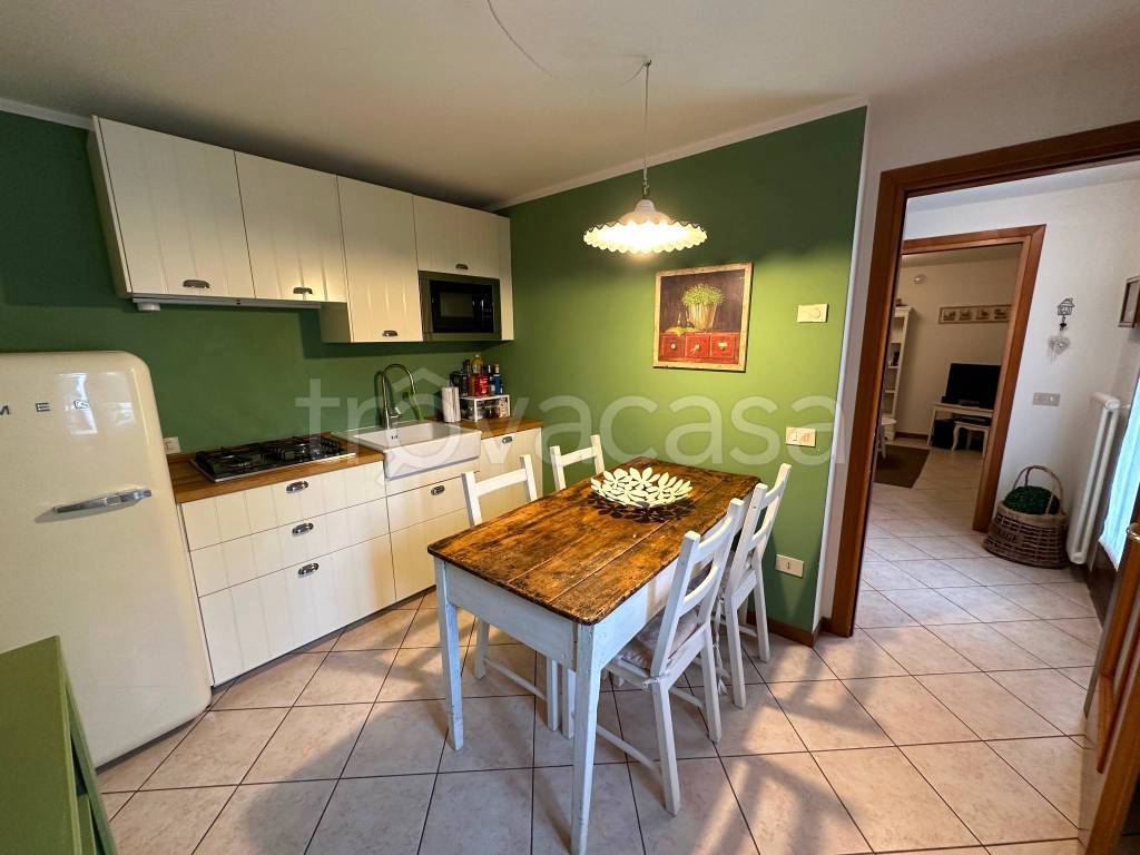 Casa Indipendente in vendita a Borso del Grappa via Roma