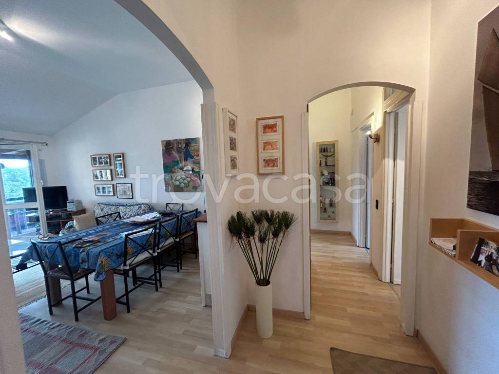 Appartamento in vendita ad Arenzano via del Lago, 13