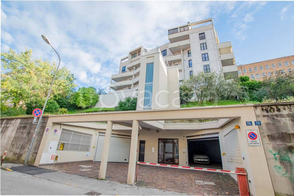 Appartamento in vendita a Trieste via Francesco Crispi, 79